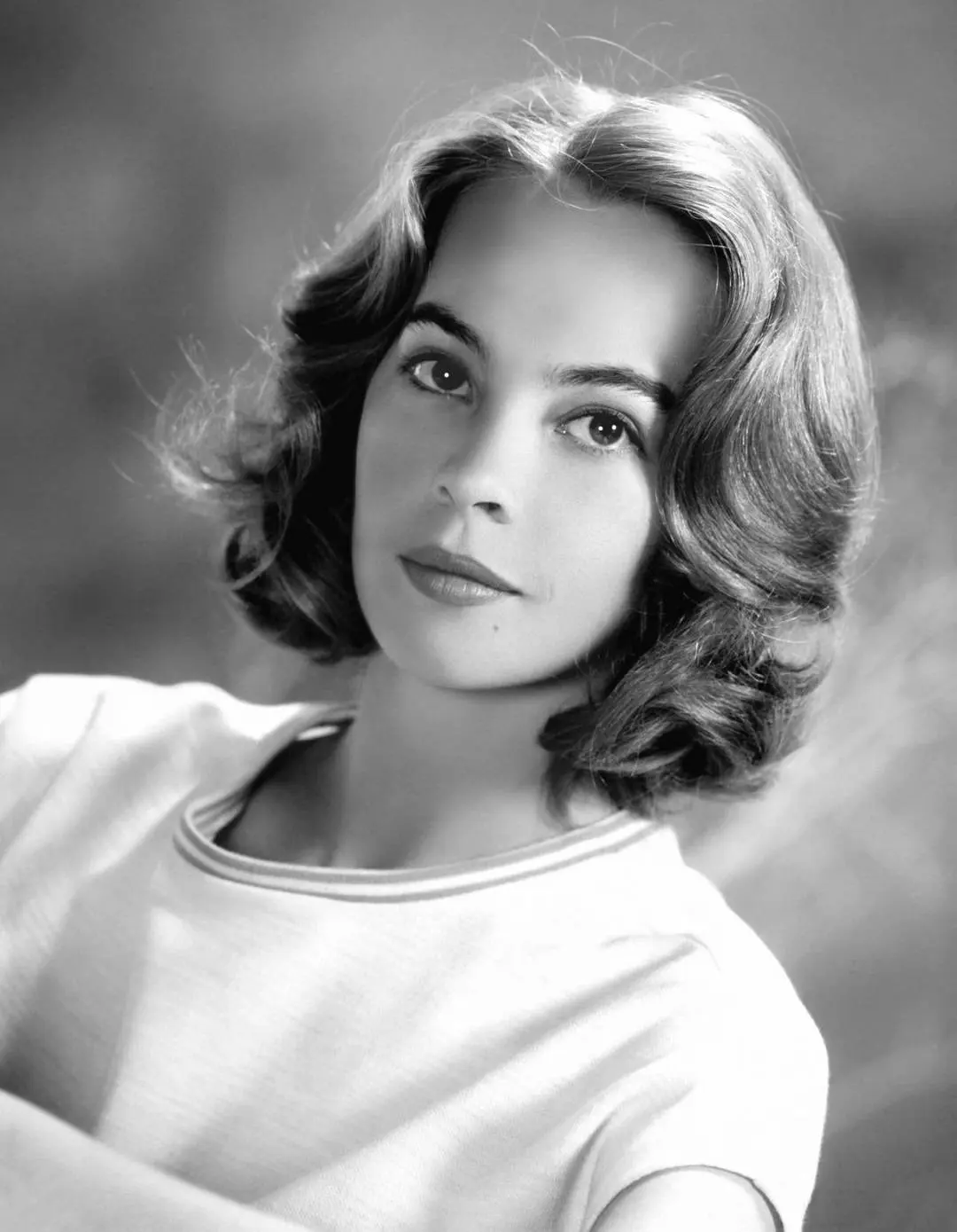 Leslie Caron Scrolller