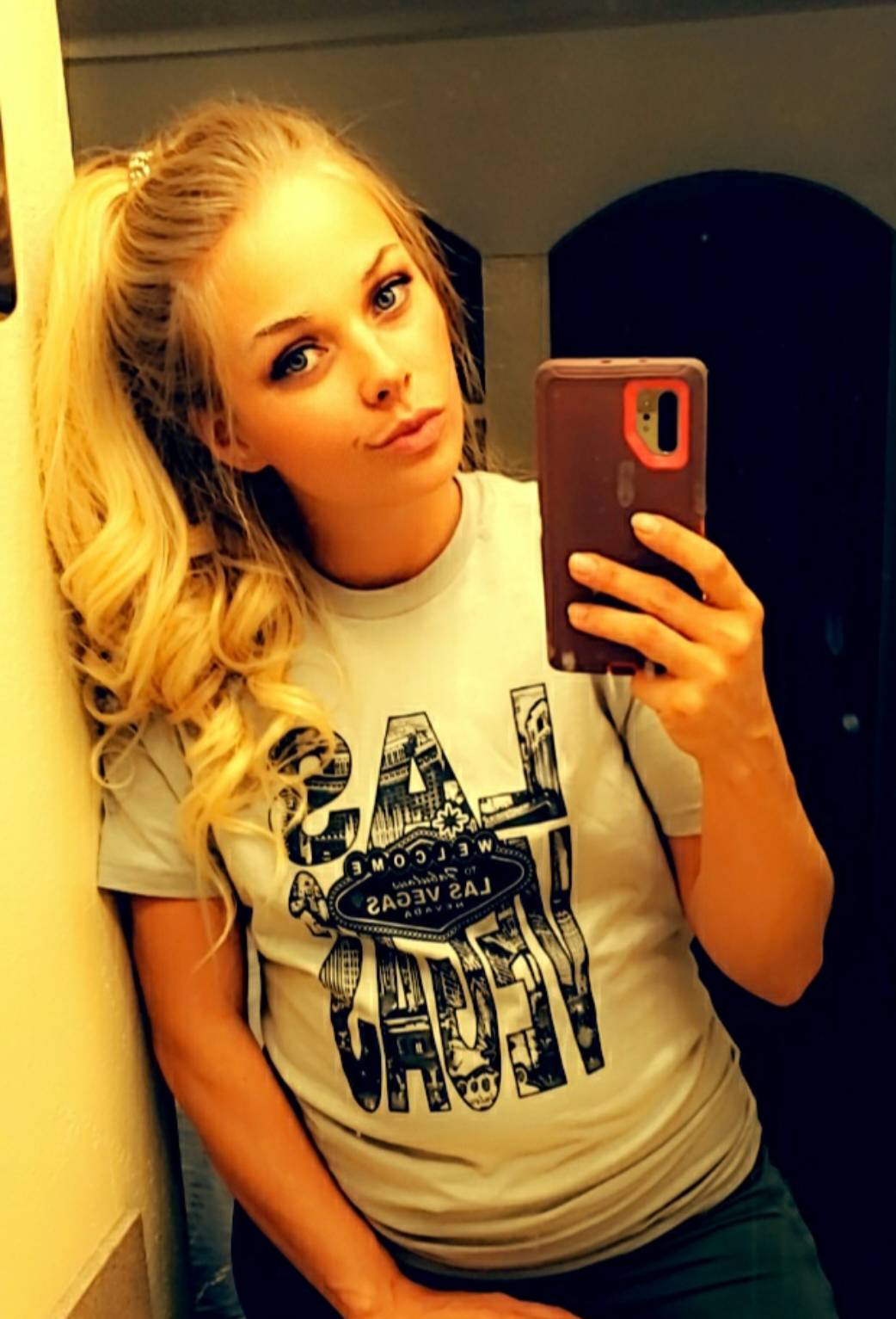 Let me control you, let's make tonight worth while. | Scrolller