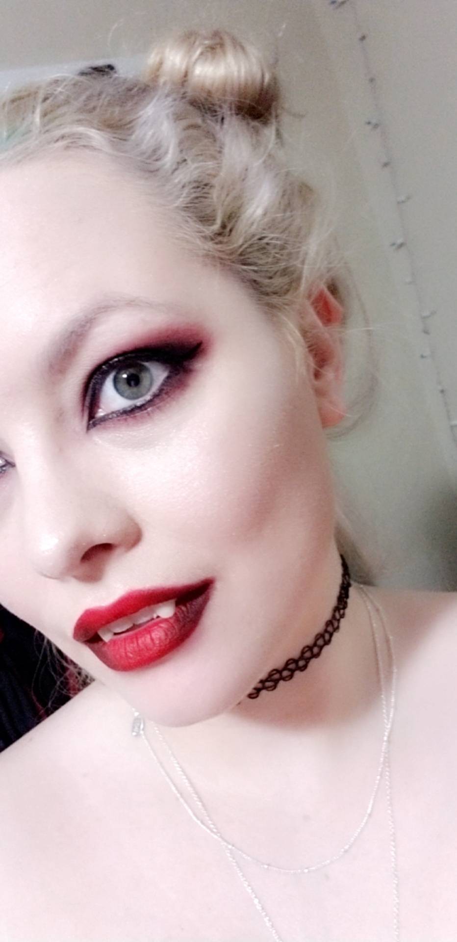 Let me Suck you dry 😈☠🖤 | Scrolller