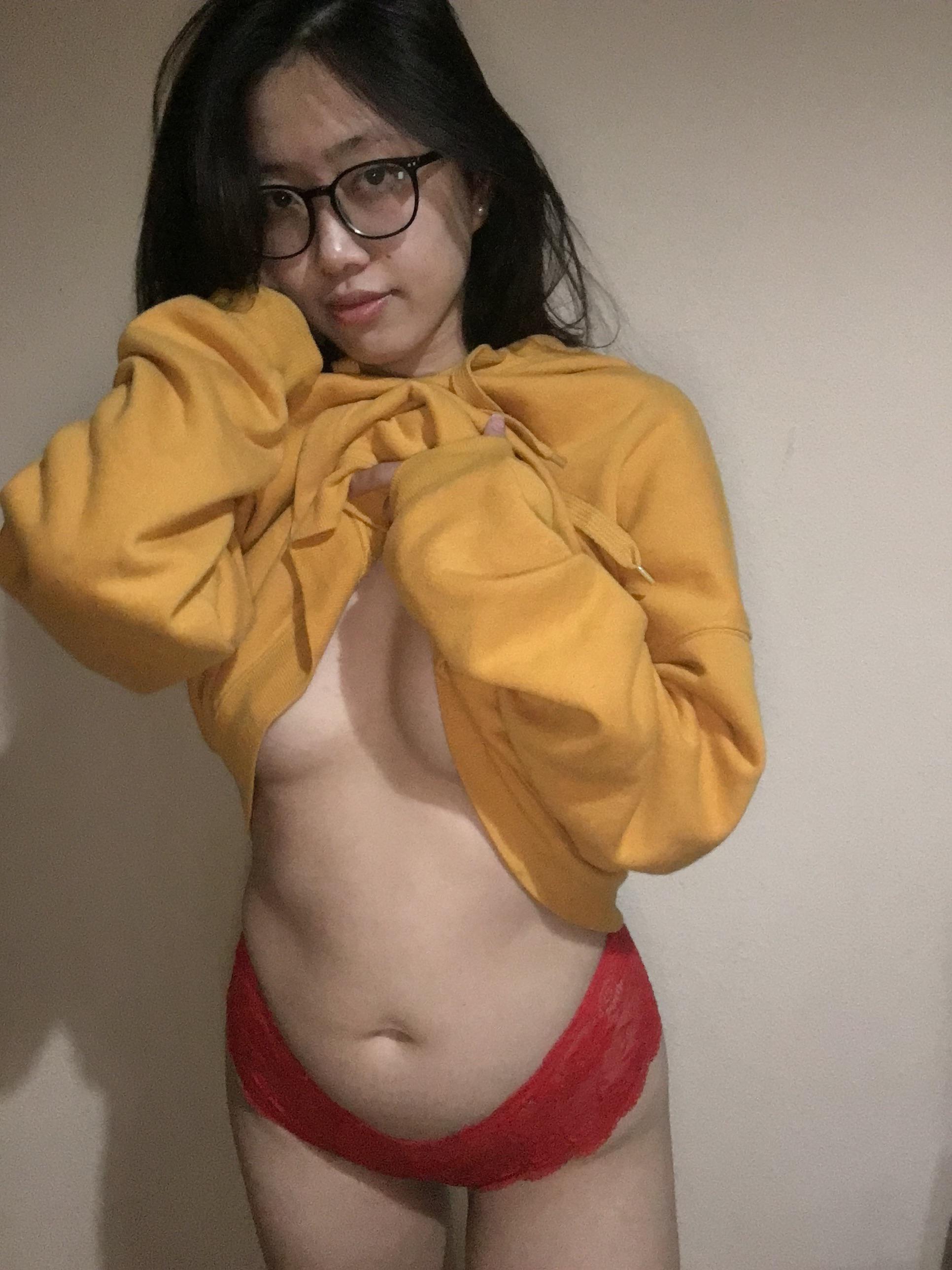 Let’s cuddle | Scrolller