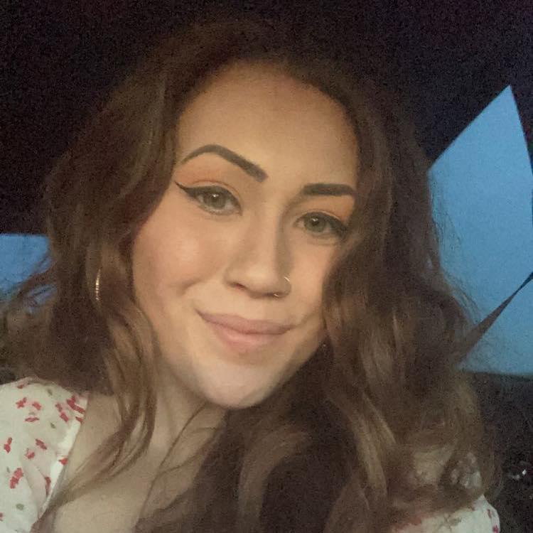 Let’s jerk off to my coworker together | Scrolller