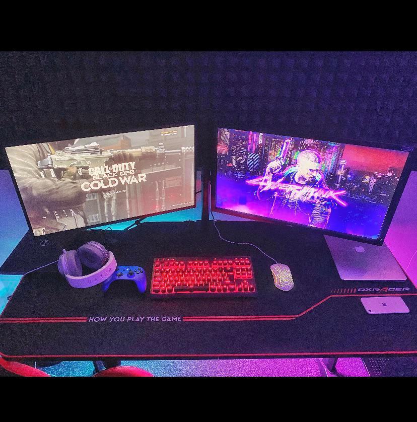 Let‘s meet us online! - Current Battlestation with custom mac-book. | Scrolller