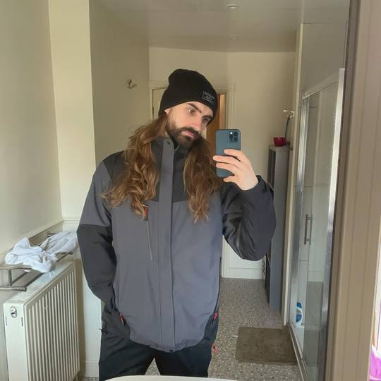 Sunday Stroll👣 | Scrolller