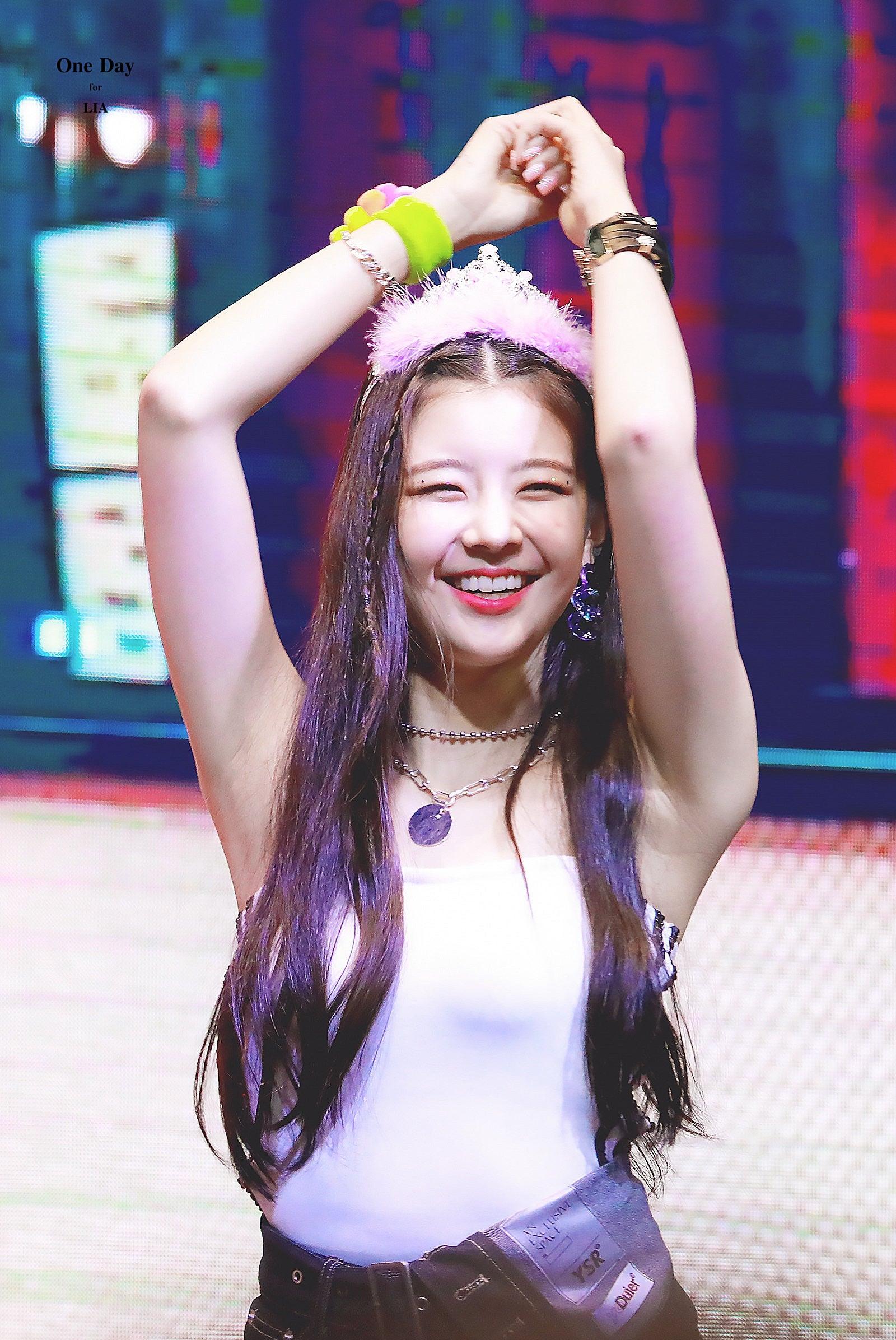 Lia - ITZY | Scrolller