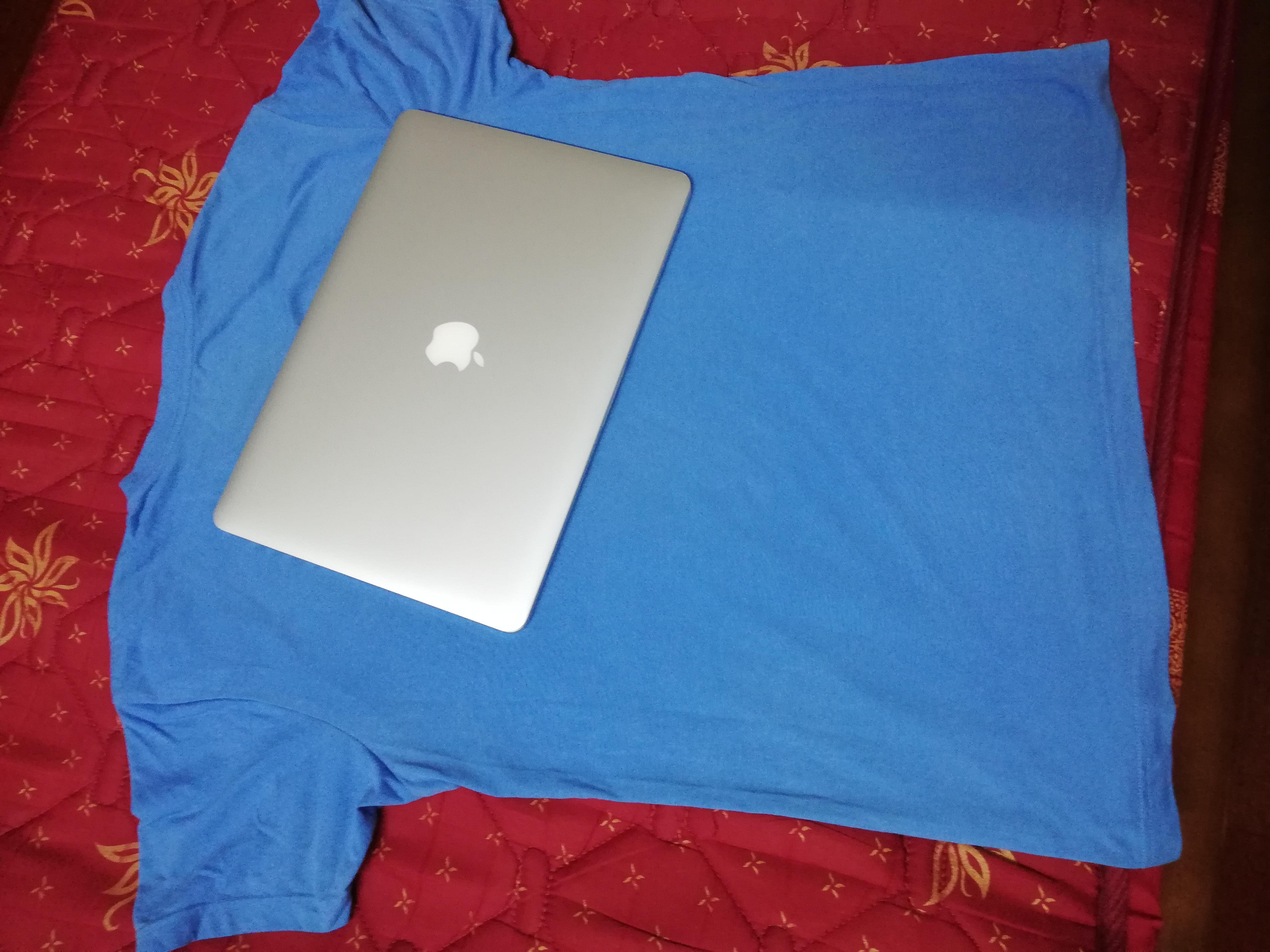 LIFEHACK: Forgot your clothing iron while travelling? | Scrolller