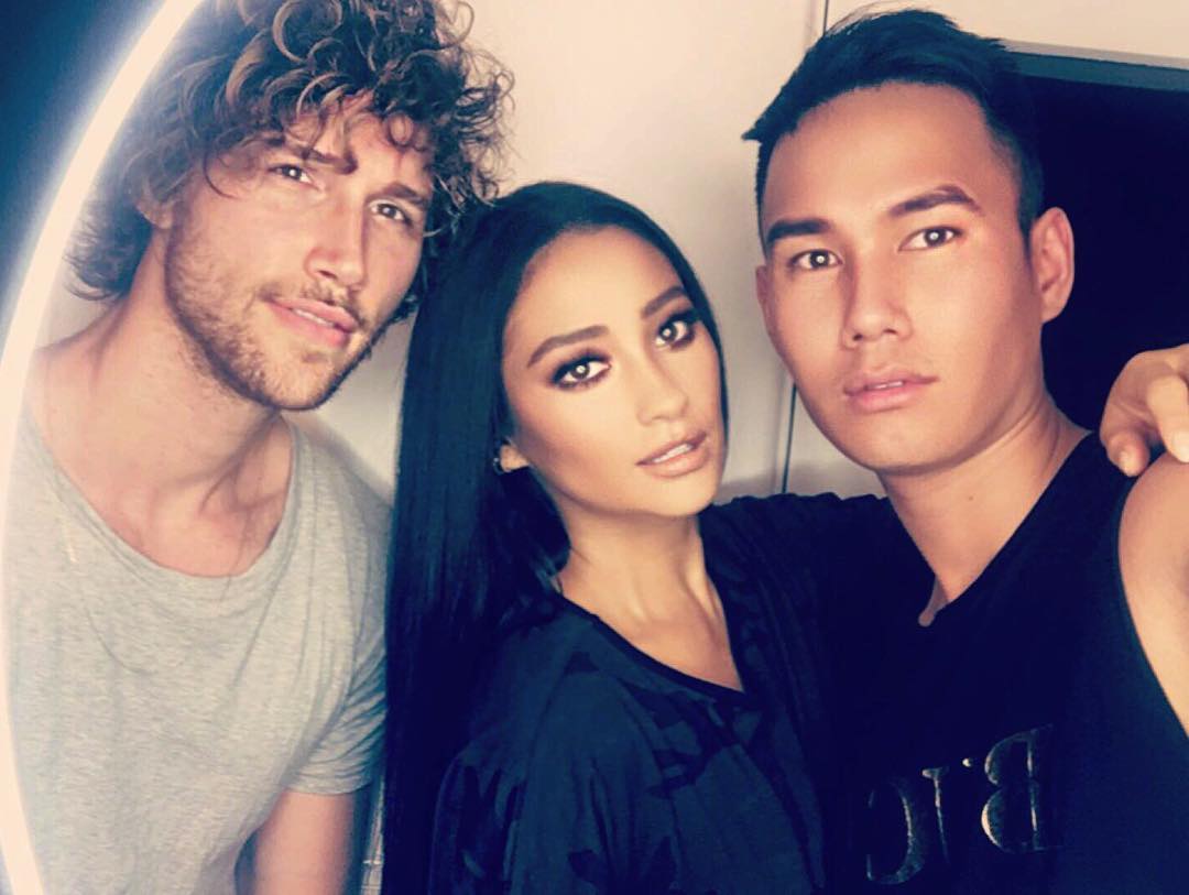 Light ring | Scrolller