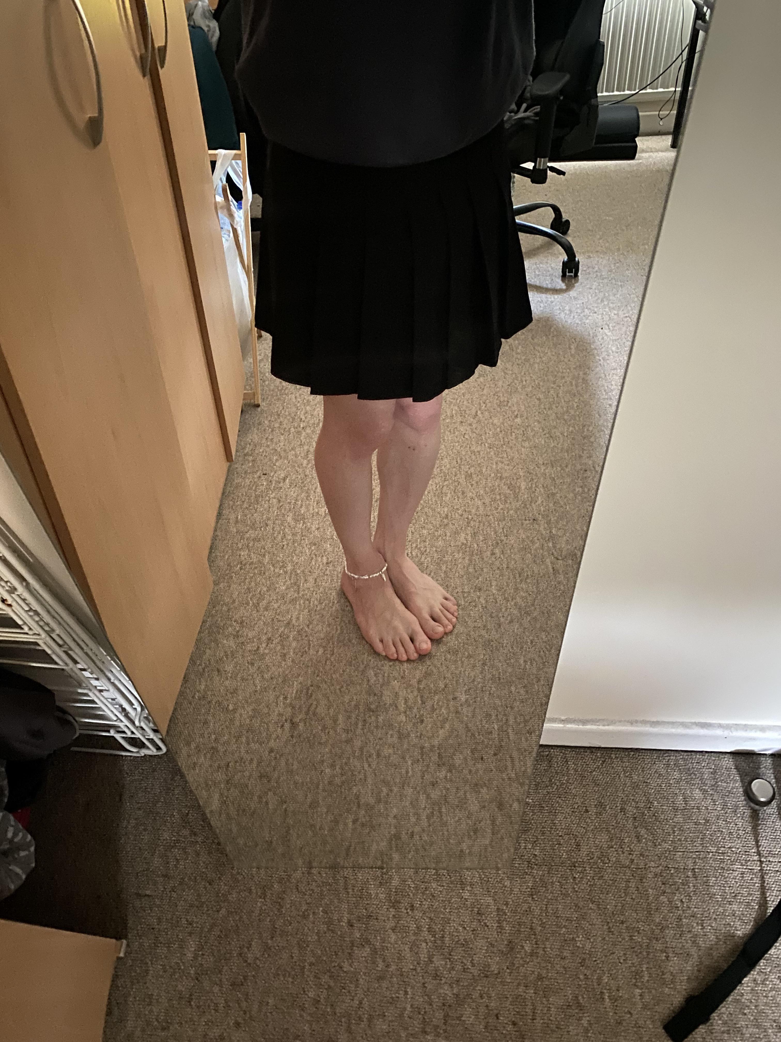 Like my new anklet? | Scrolller