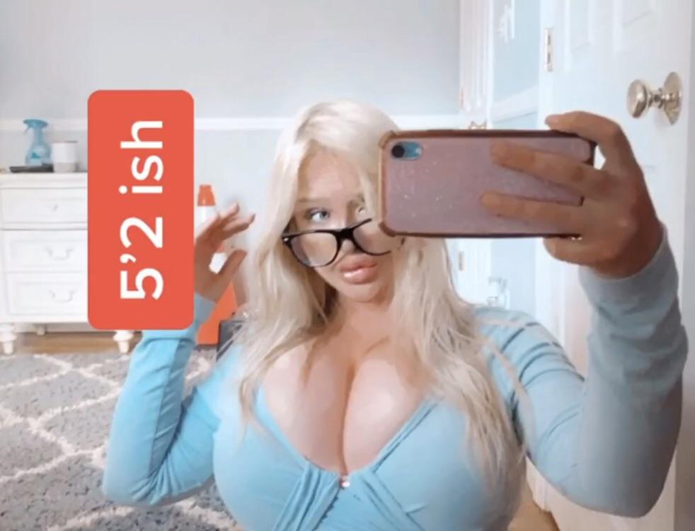 Lil Issy | Scrolller