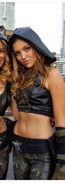 Lili simmons | Scrolller