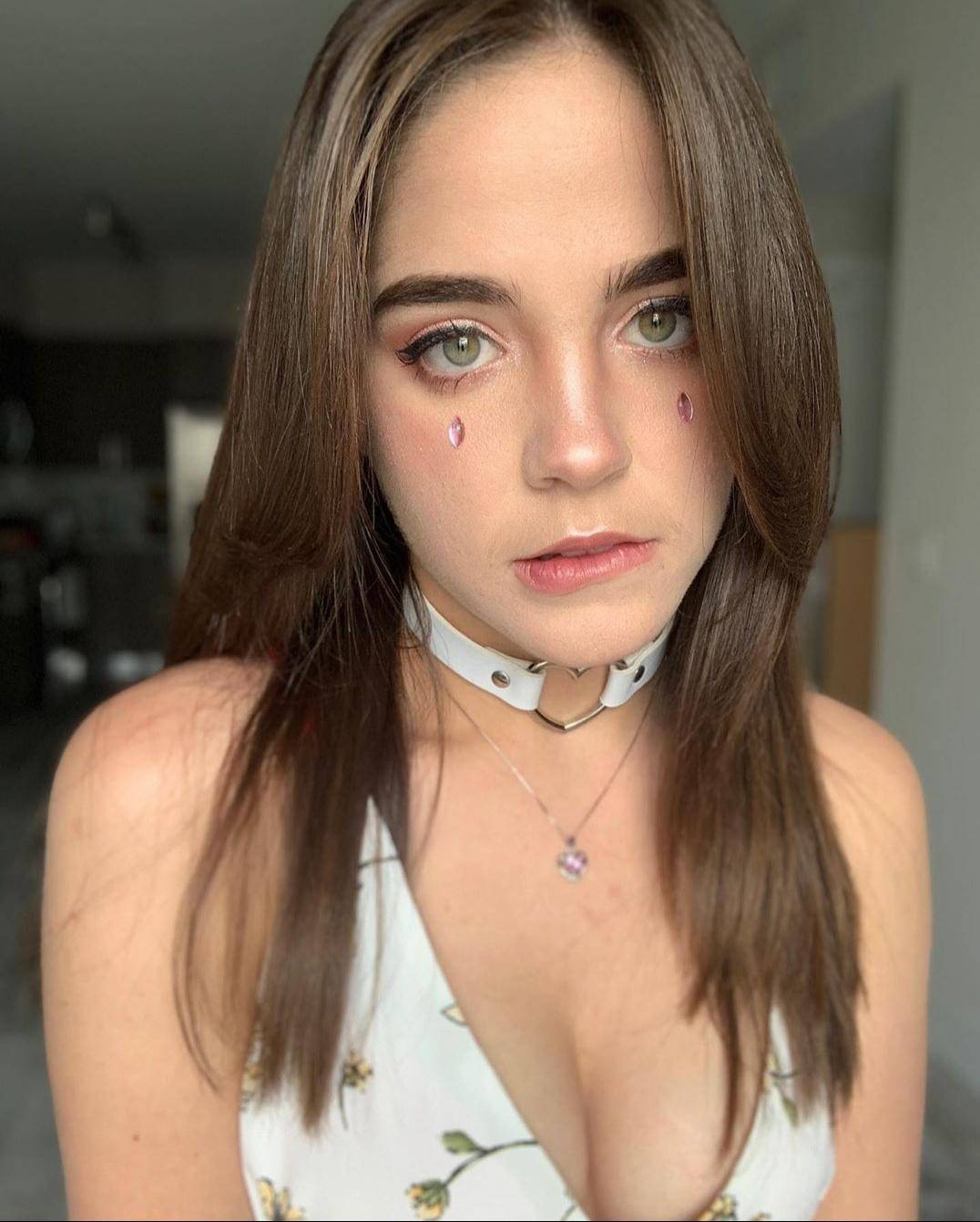 Lip Bite | Scrolller