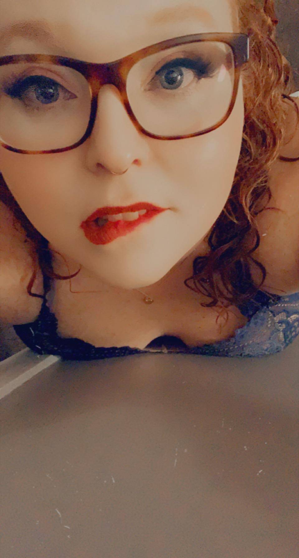 Lip bite > duck lips | Scrolller