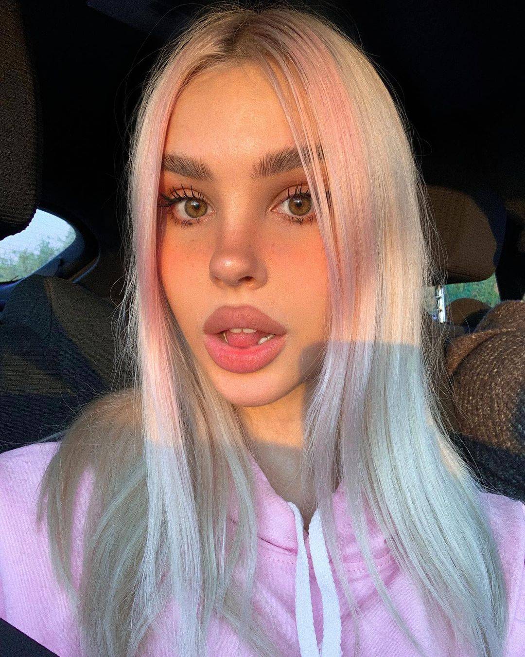 Lips Scrolller