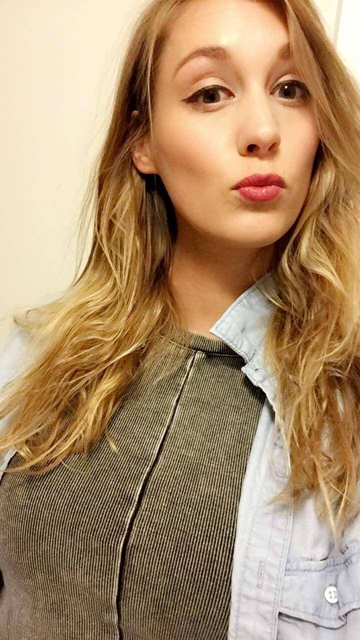 Lipstick | Scrolller