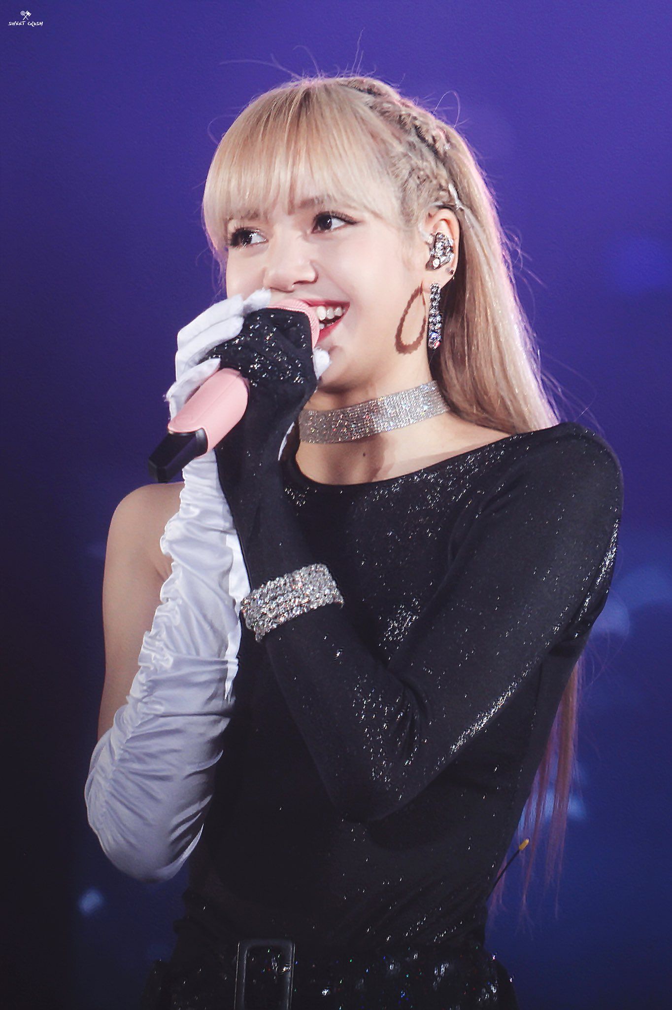 Lisa | Scrolller