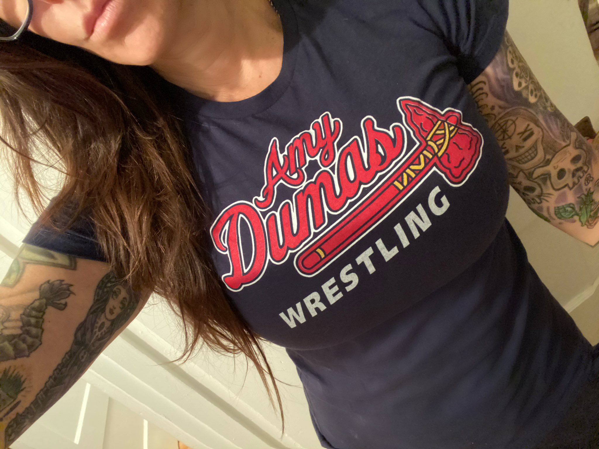 Lita showing off her still-massive melons | Scrolller