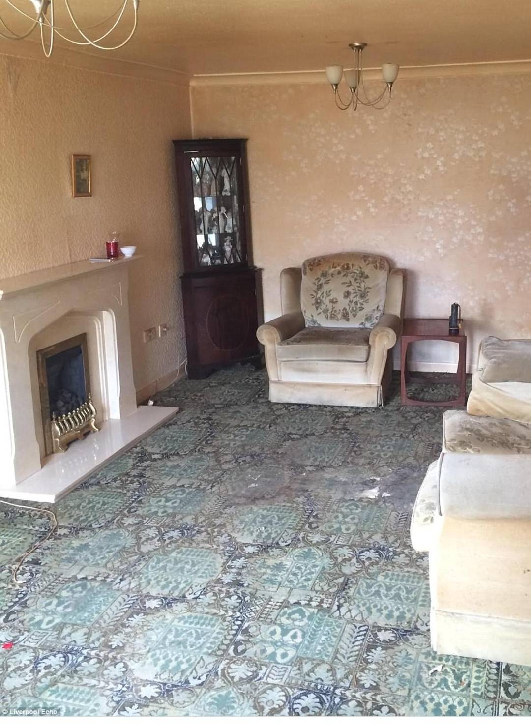 living room backroom | Scrolller