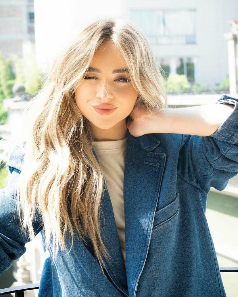 Long blonde hair | Scrolller