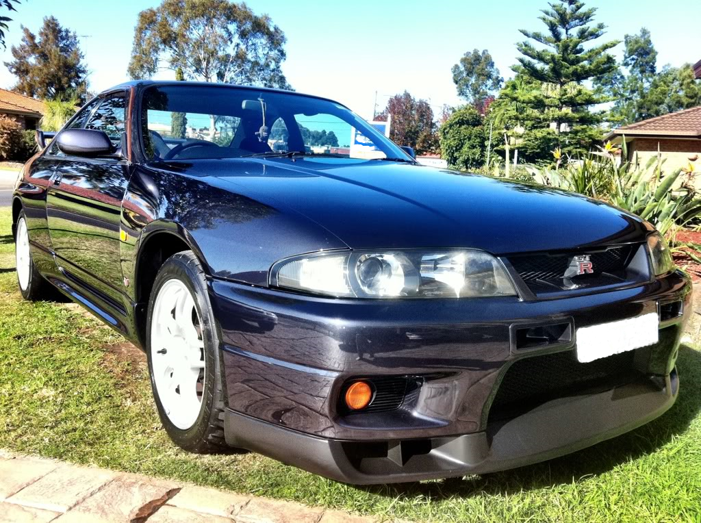 R33 | Pictures | Scrolller