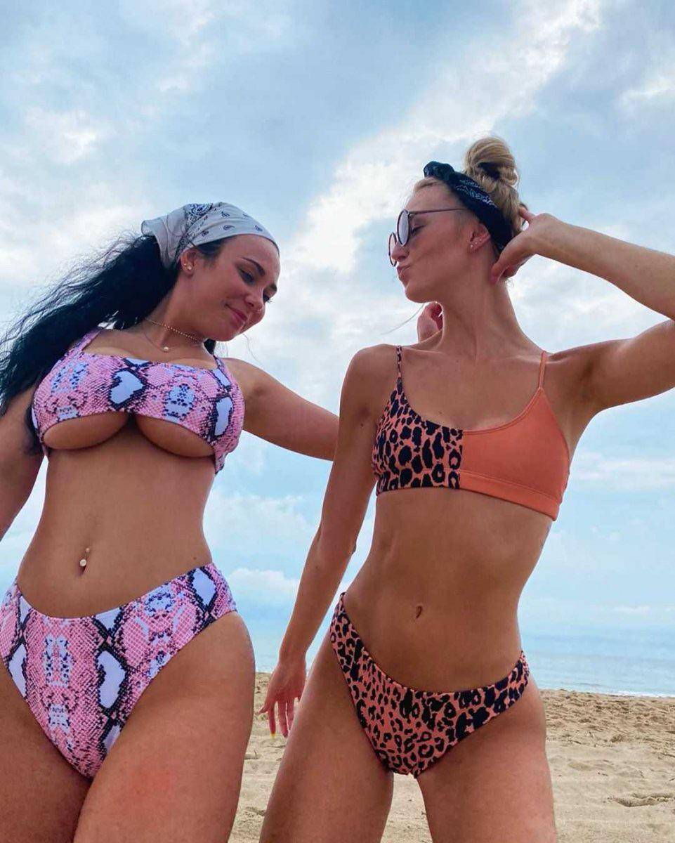 Look away | Scrolller