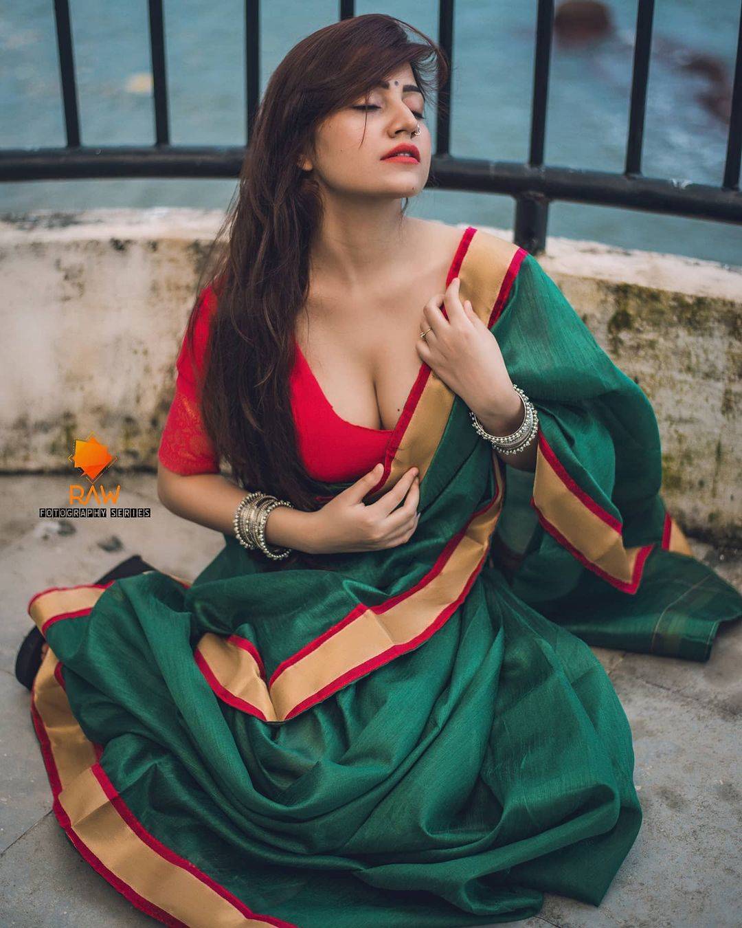 Looking Amazing in Traditional Dress ️ ️ | Scrolller