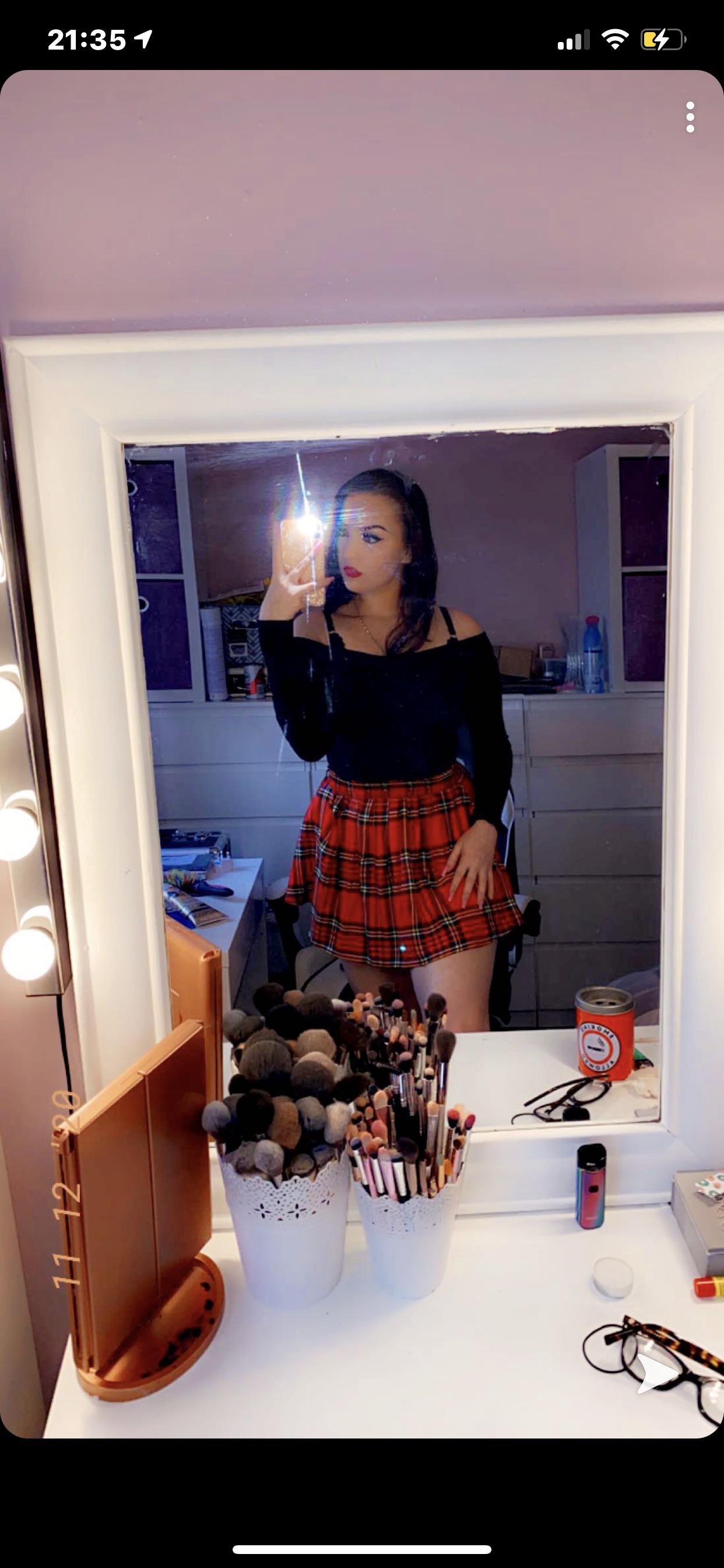 Looking naughty 😈 💦 | Scrolller