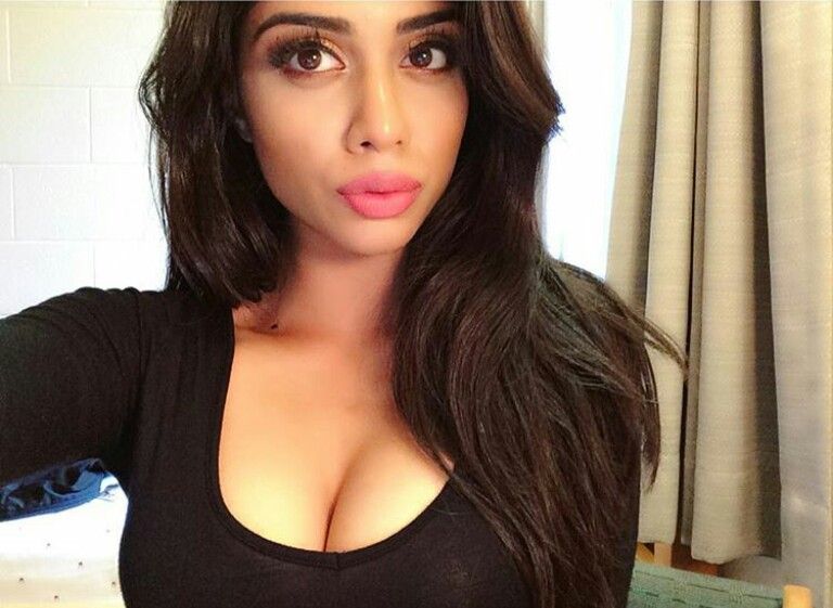 Looking pretty | Scrolller