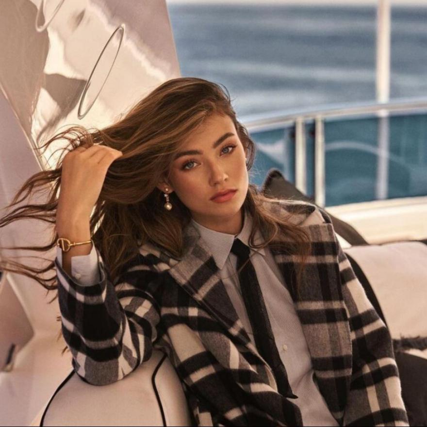 Lorena Rae | Scrolller