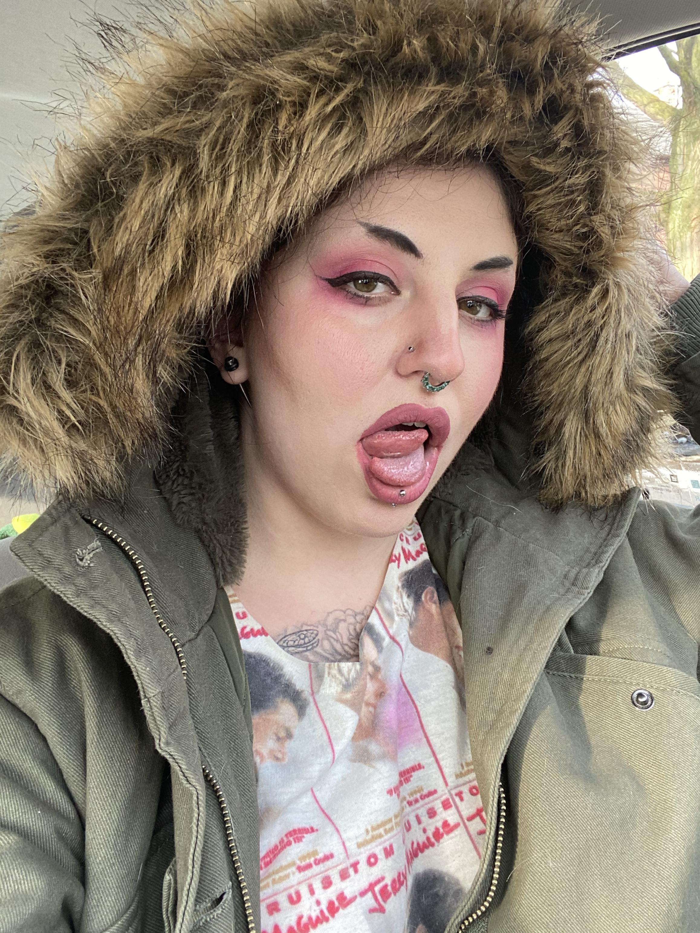 [self] Bella Monster | Scrolller