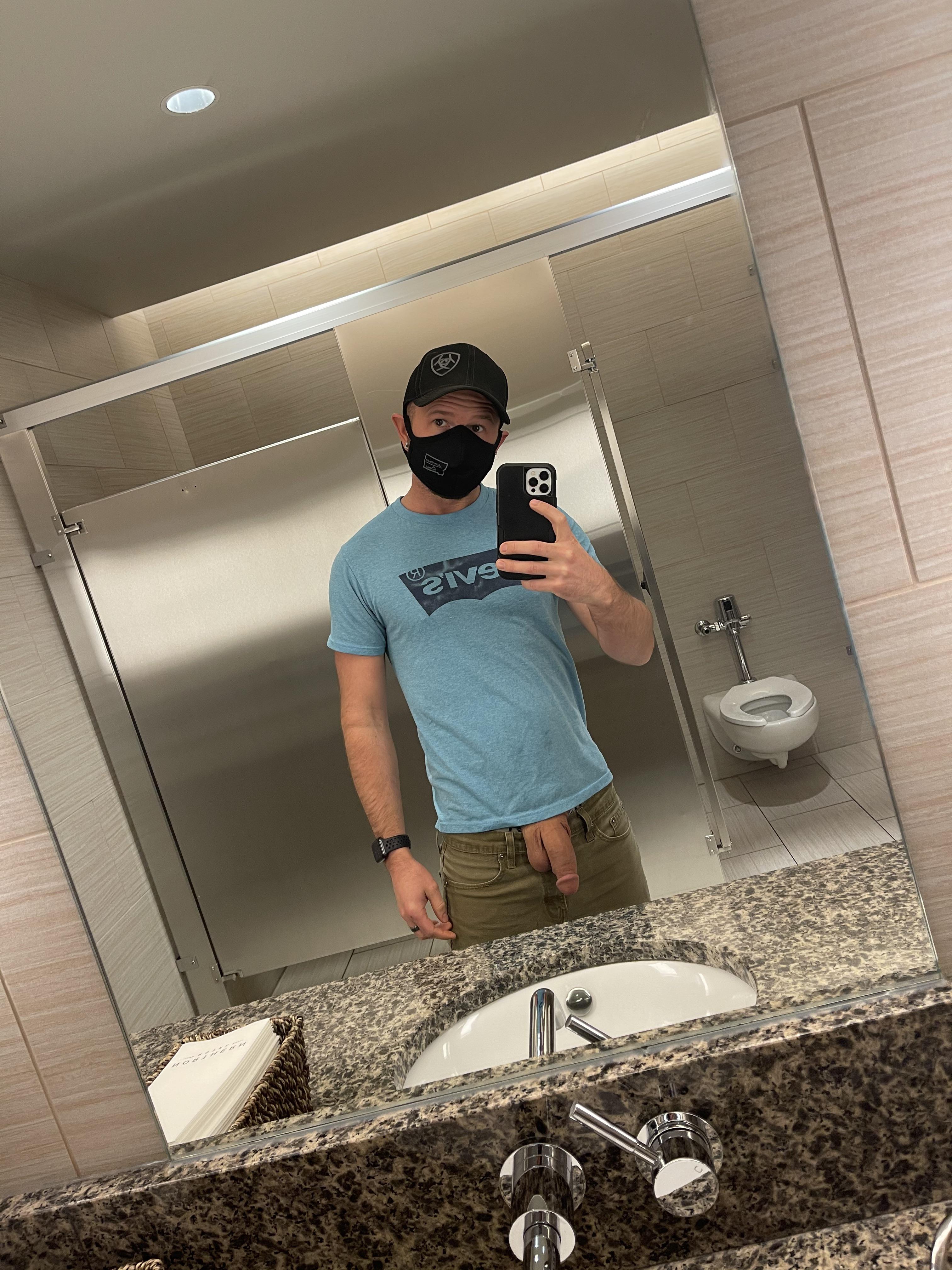 Love pulling my cock out in public 🍆🔥💯 | Scrolller