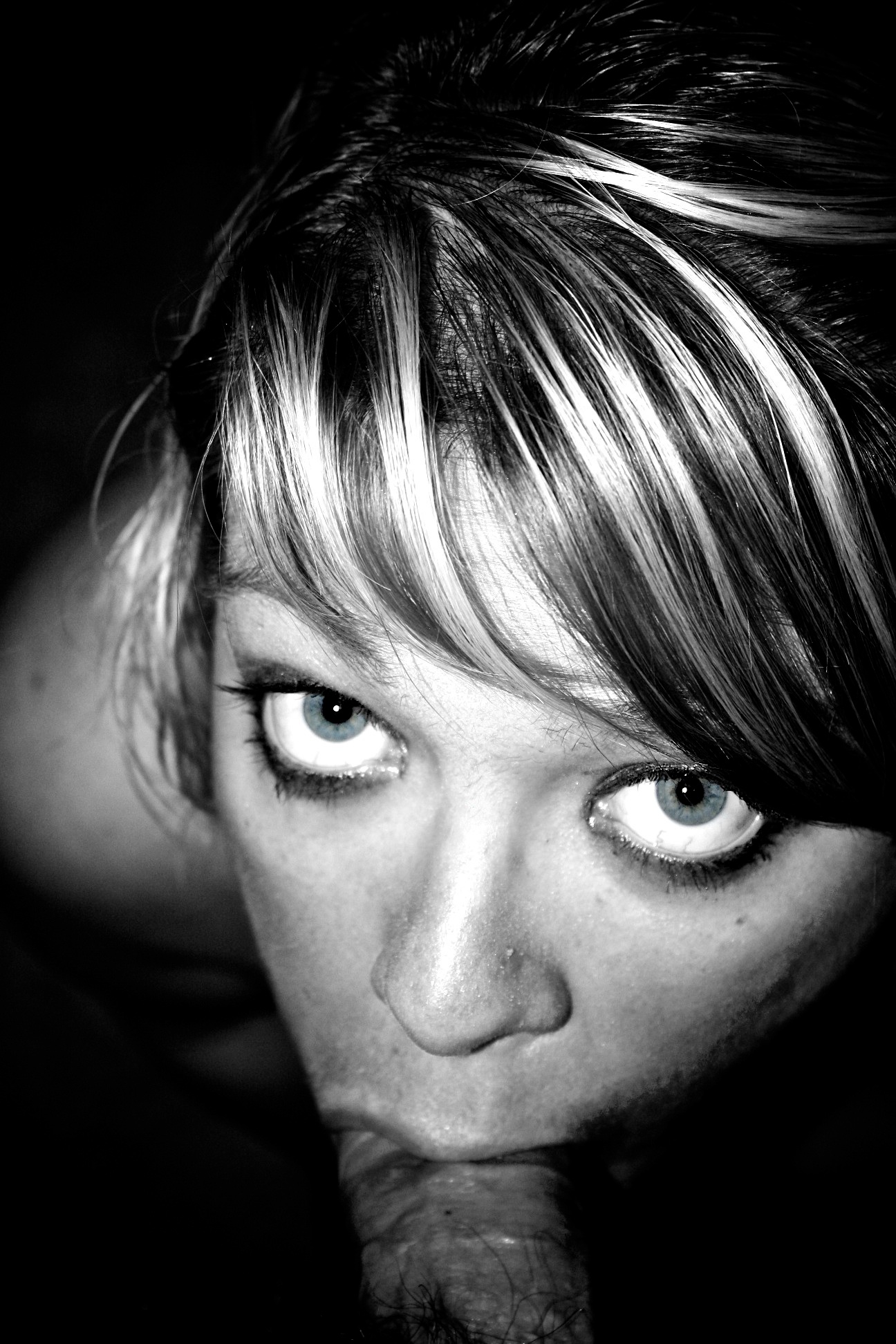 Them Blue Eyes Scrolller
