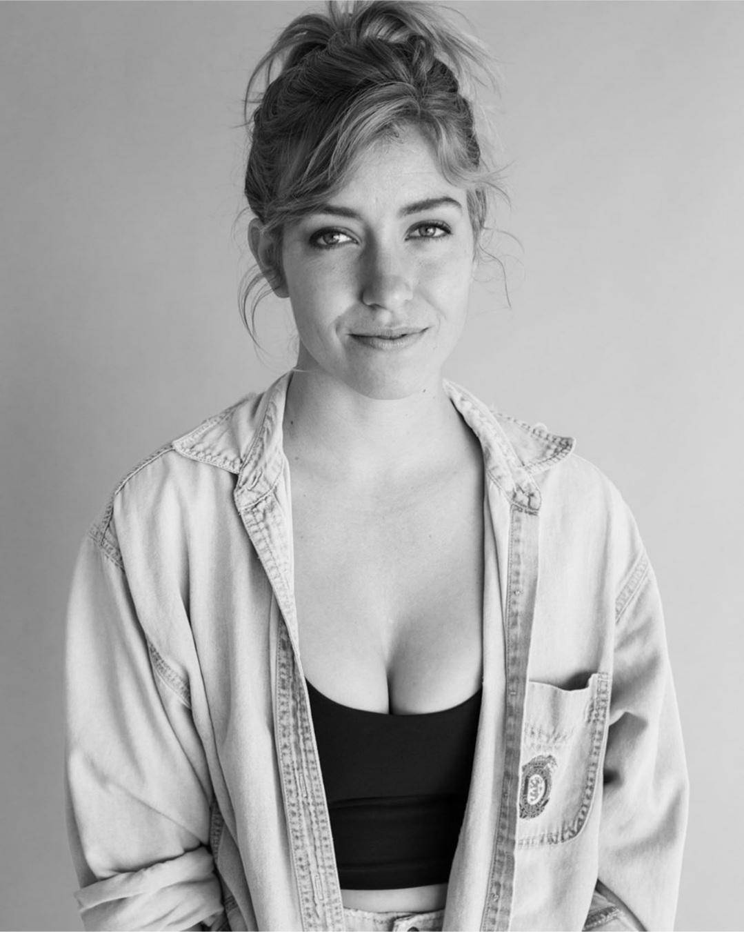 Lovely cleavage 😍 | Scrolller