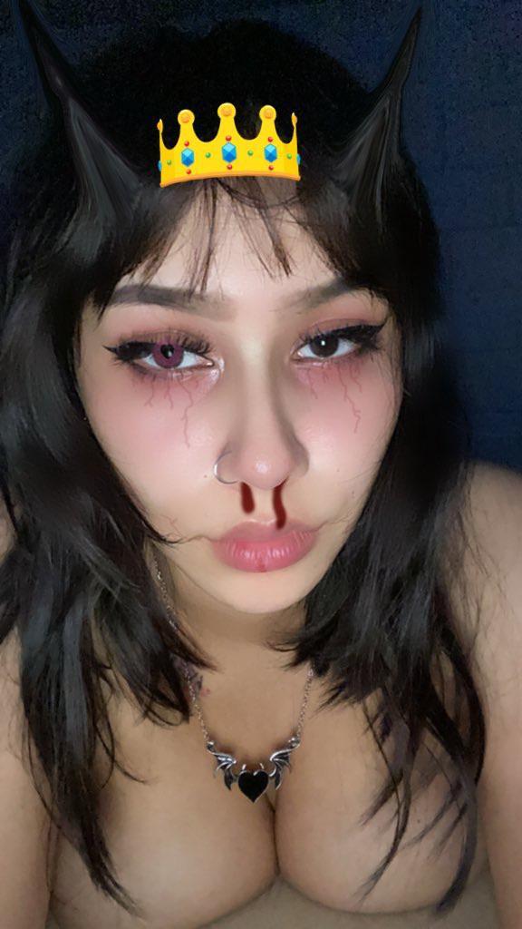 Lovesick big titty demon 🖤🤍 | Scrolller