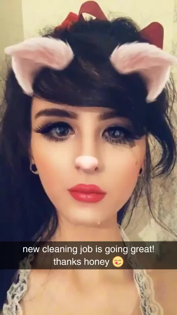 loving her new job | Scrolller