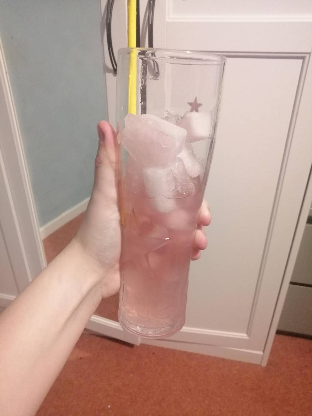 Lucozade zero pink lemonade with frozen lucozade ice cubes | Scrolller