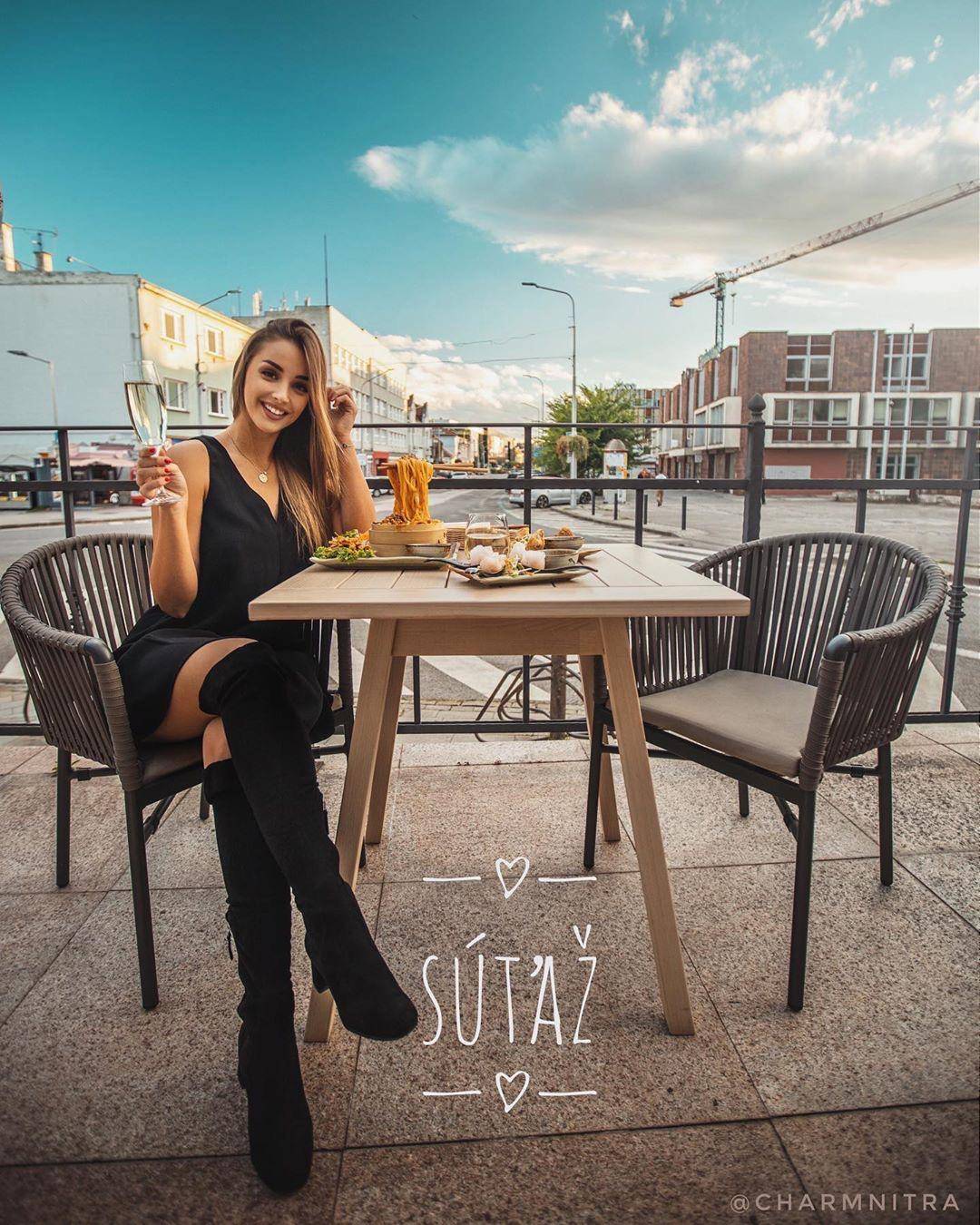 Lunch Date | Scrolller