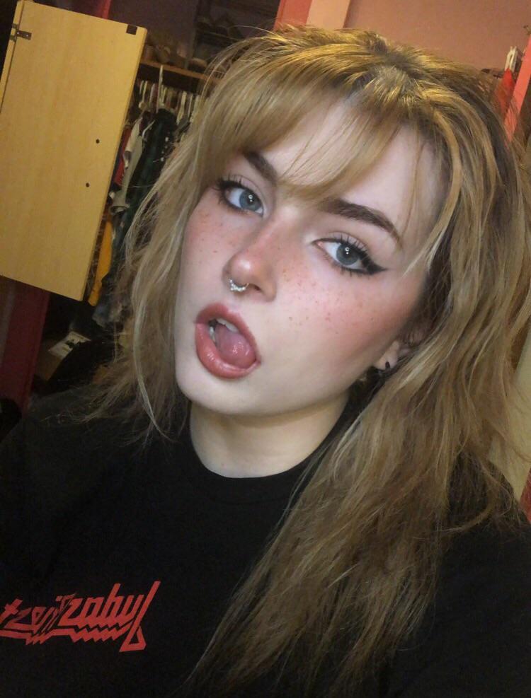 luv bein a freckle face ️ | Scrolller