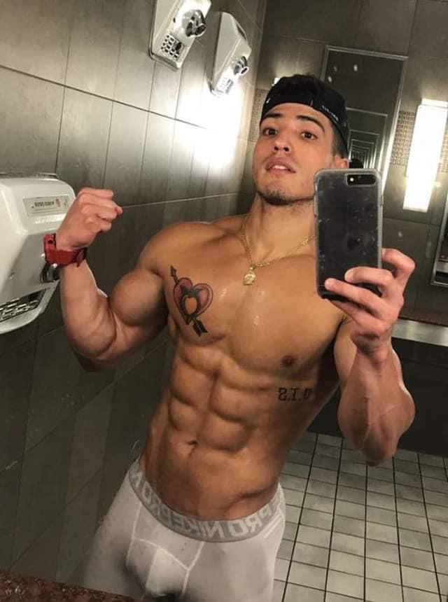 Lycra Bulge‼️ | Scrolller