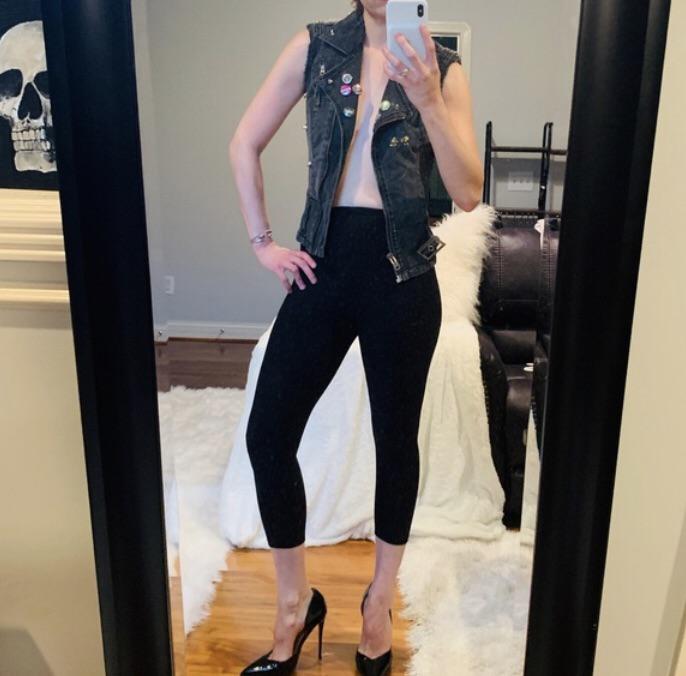 Lzzy rocking a vest. | Scrolller