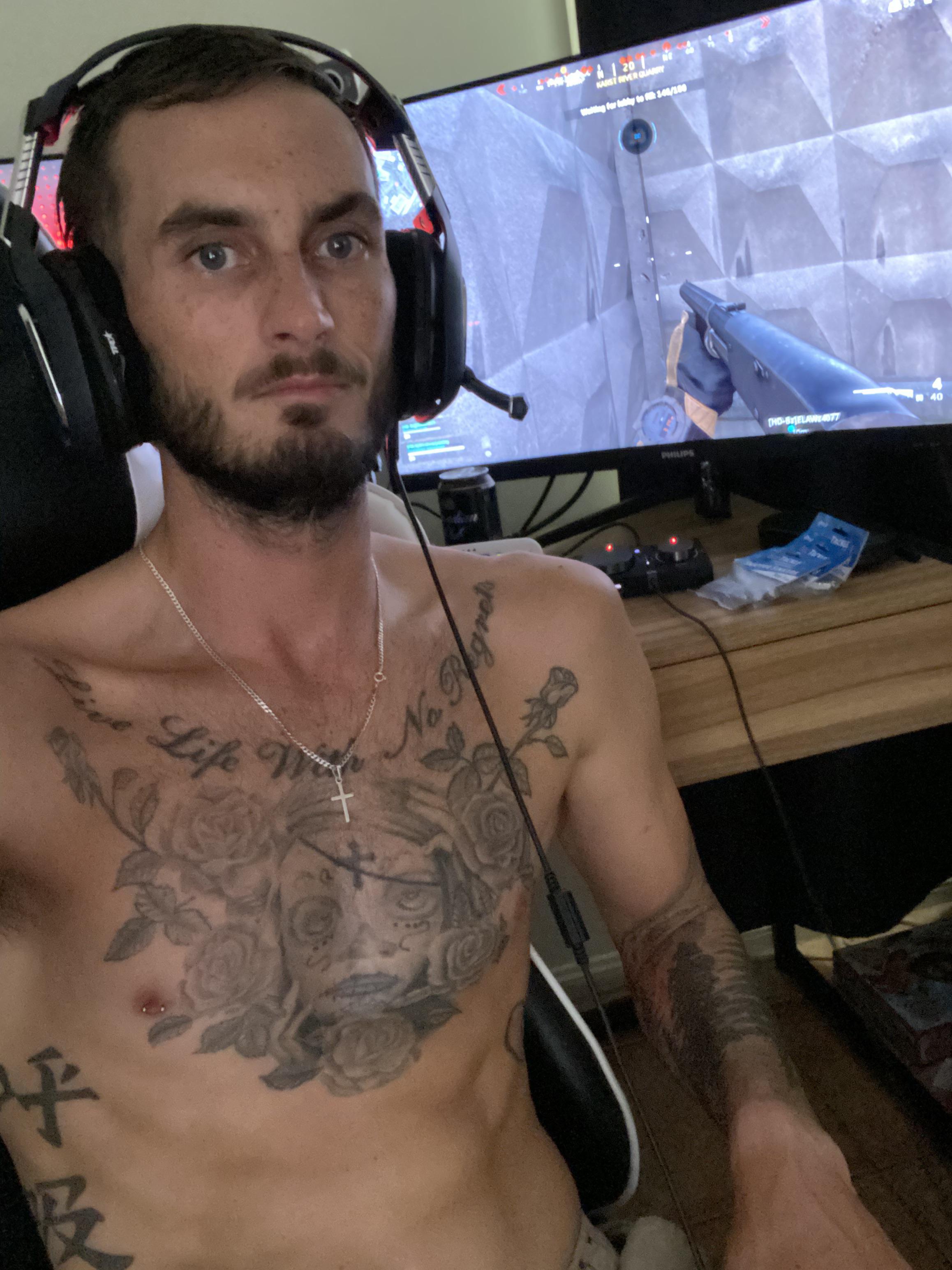 [M] Who enjoys a bit of topless warzone | Scrolller