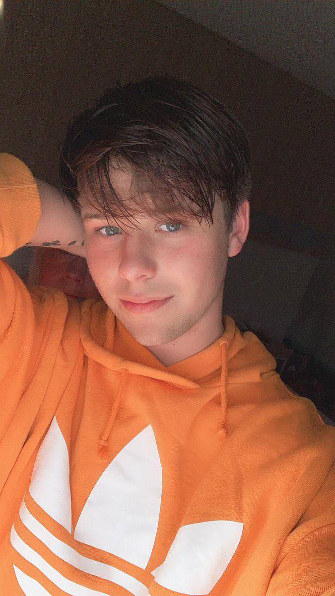 [m16] am i cute? | Scrolller