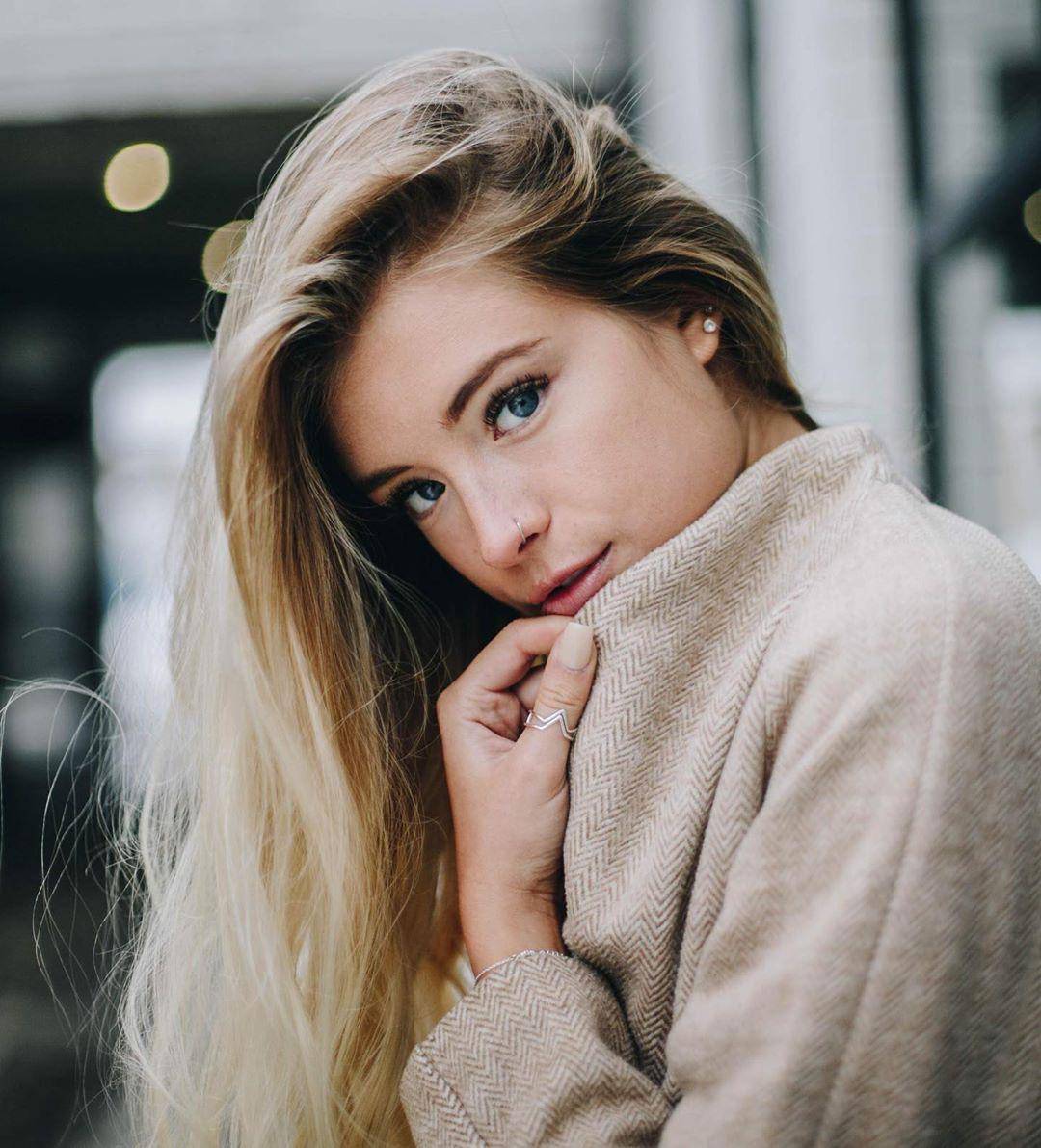 Maddy Perinovic - Off White Jacket | Scrolller