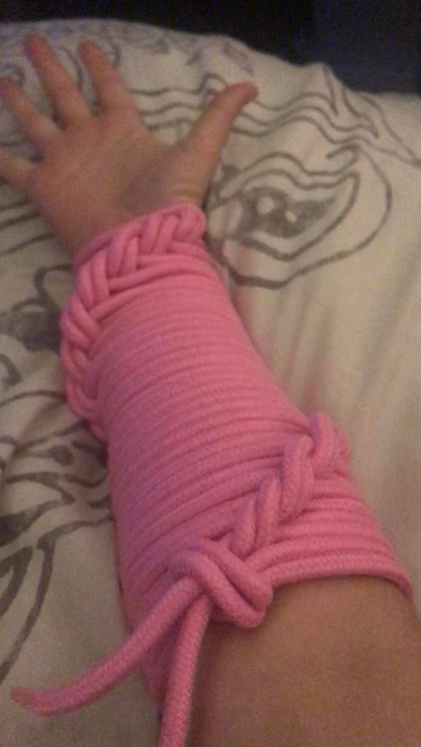 Made a rope gauntlet! | Scrolller