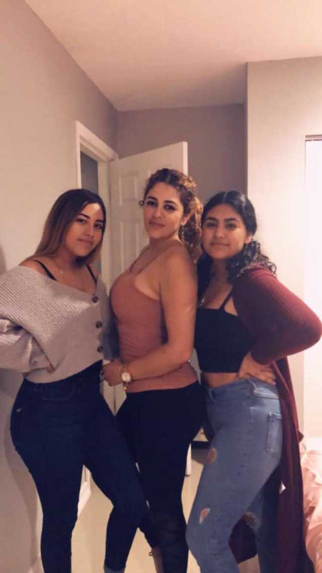 Madre e hijas mexicanas | Scrolller