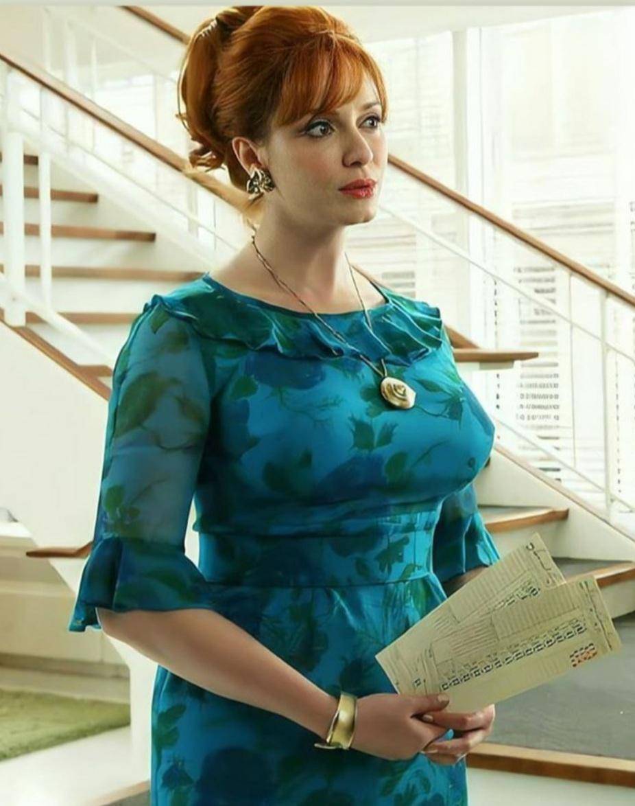 Making business wear bodacious. | Scrolller