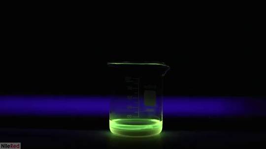 Making fluorescent nylon | Scrolller