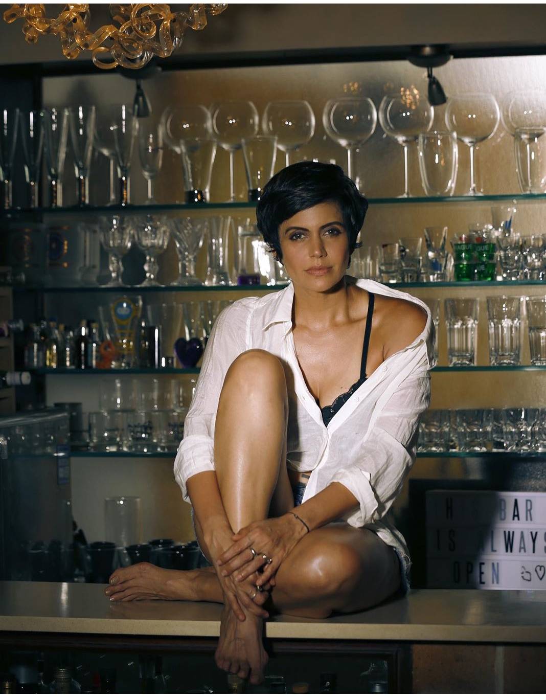 Mandira Bedi Hot Legs Show | Scrolller