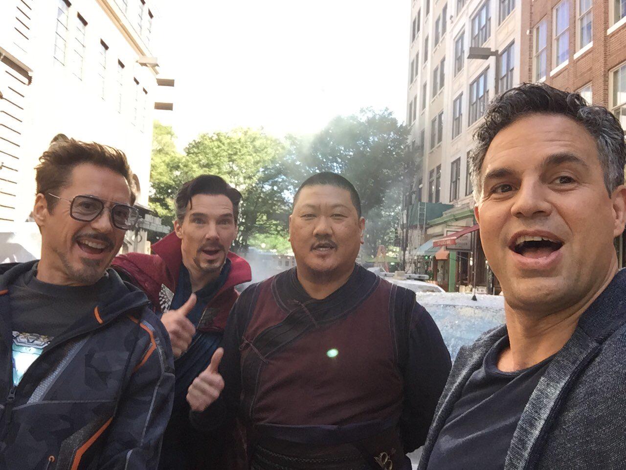 Mark Ruffalo taking a selfie on the sets of Infinity War 7 years ago ...