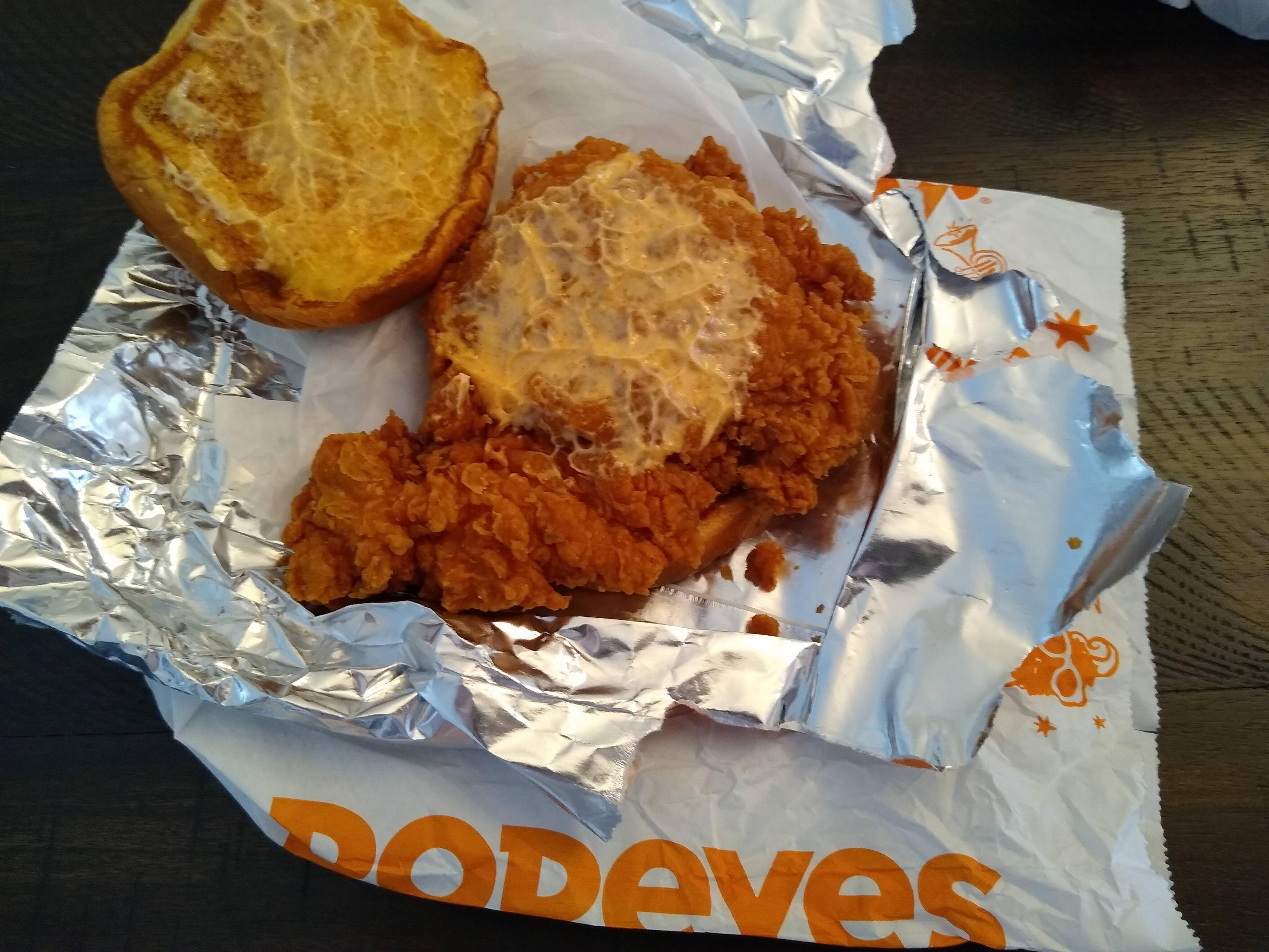 Massive Popeye's Chicken Sandwich 🤯 | Scrolller