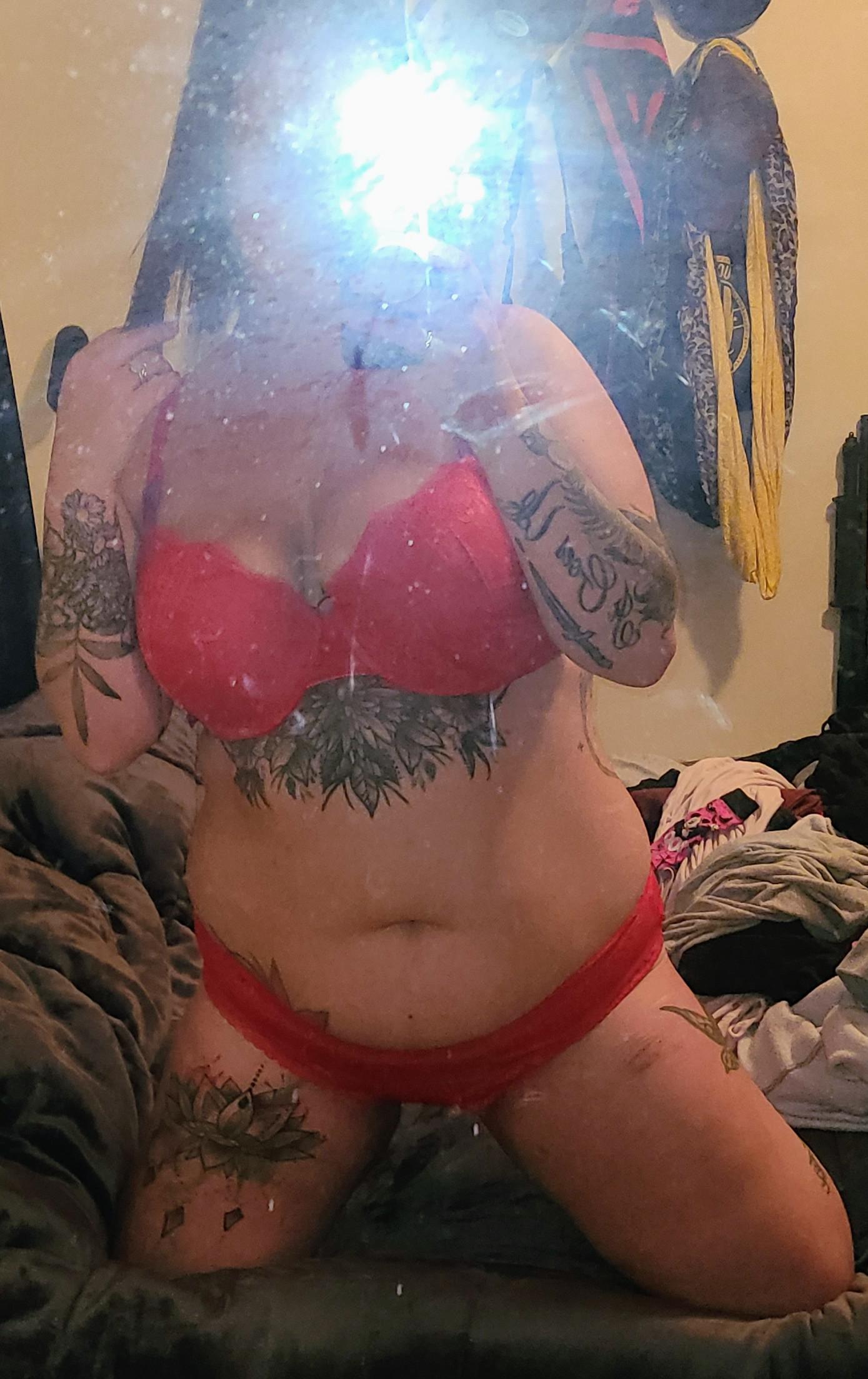 Matching red ♥ | Scrolller