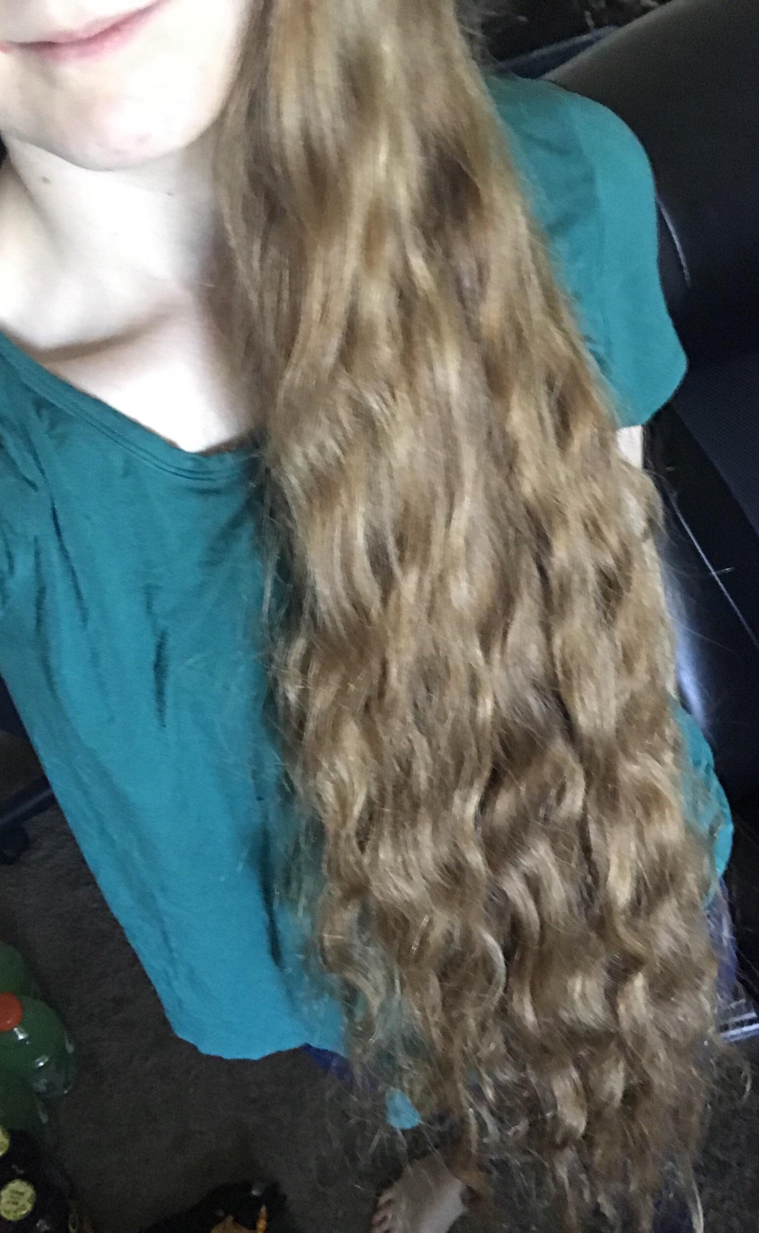 Me and my long locks 😳 | Scrolller